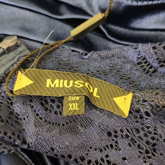 Miusol | Dresses | Miusol Ruched Waist 34 Sleeves Lace Vback Satin Full ...
